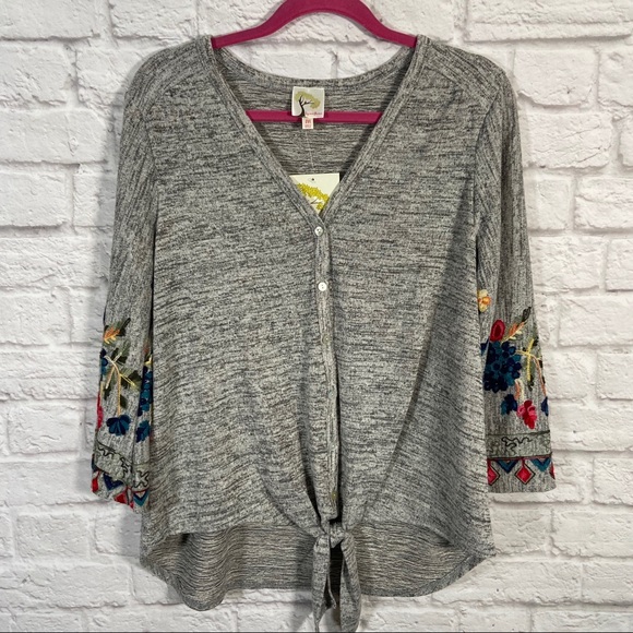 fig and flower | Tops | Nwt Fig Flour Top With Print | Poshmark